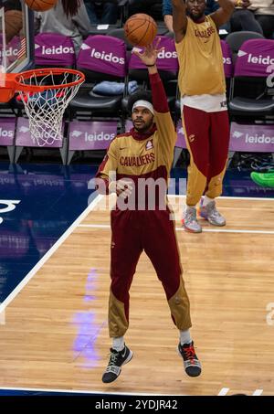 Cleveland Cavaliers' Jarrett Allen (31) dunks the ball in front of ...