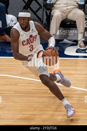 Cleveland Cavaliers guard Caris LeVert (3) drives to the basket against ...