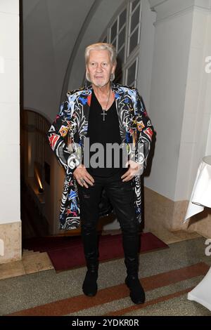 Johnny Logan bei der VERLEIHUNG GÖTZ GEORGE PREIS 2024 im Haus der ...