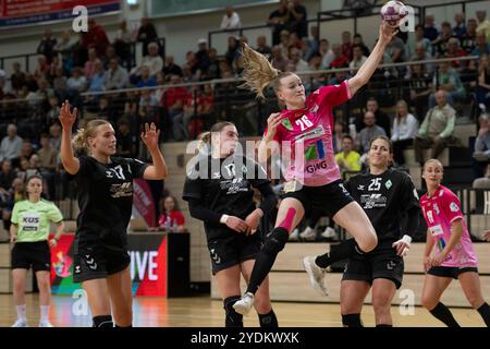 Meike Becker (SV Werder Bremen, 17) in the throw Match from the 9th ...