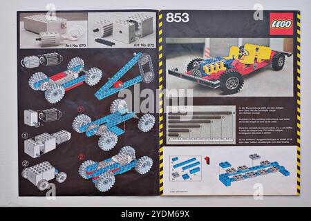 Exploded view diagram for building the car chassis, instruction manual ...