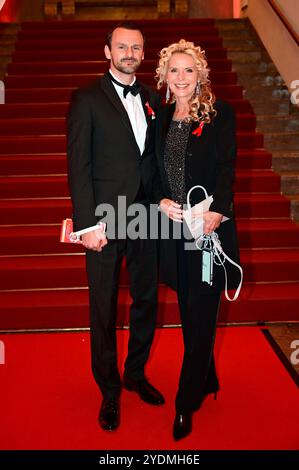 Victoria Herrmann mit Ehemann David Böthig bei der 30. Verleihung der ...