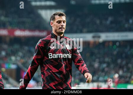 Granit Xhaka (Bayern 04 Leverkusen, #34), Dominik Javorcek (Holstein Kiel, #33) GER, Holstein ...