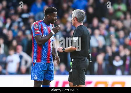Marc Guéhi of Crystal Palace appeals to the assistant referee for an ...