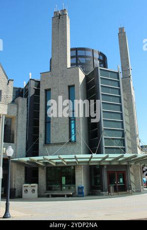Joseph Stauffer Library at Queen's University - Kingston - Canada Stock ...