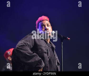 October 26, 2024, Norfolk, Virginia, USA: J HOLIDAY entertains the ...