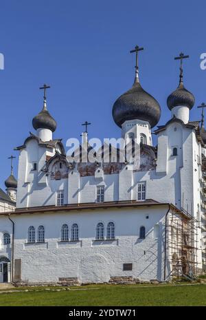 Solovetsky Monastery, located on Solovetsky Islands in the White Sea ...