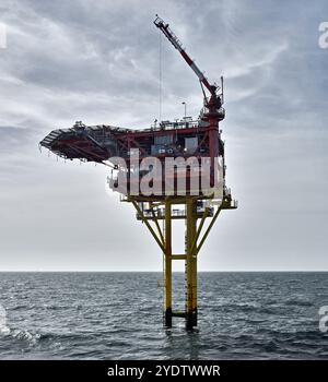 Unmanned offshore oil platform in the sea Stock Photo - Alamy