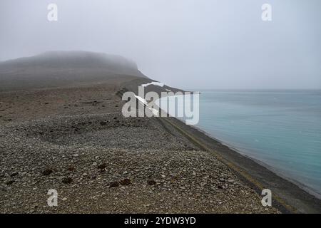 Arctic desert landscape on Beechey island, Nunavut, Canadian Arctic ...