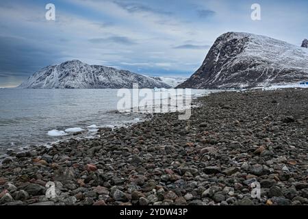 Arctic desert around Grise Fjord, most northern community in America ...