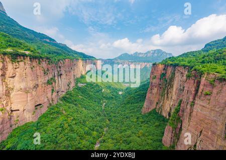 Guoliang Village Canyon, Wanxian Mountain Scenic Area, Taihang Mountain ...