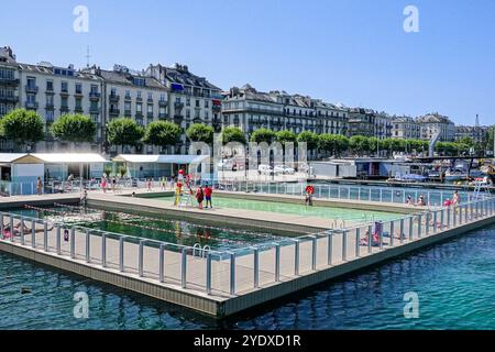 People swim in the lake of Geneva, during the "Fete des Baigneurs ...