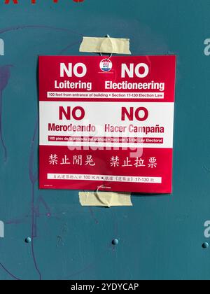 "No loitering" sign in English and Chinese, San Francisco Chinatown ...