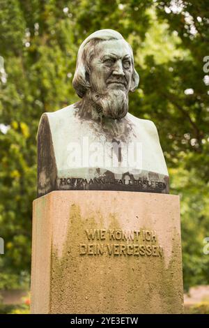 Grave of August Heinrich Hoffmann von Fallersleben, sculpture, cemetery ...