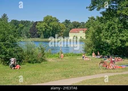 Heiliger See bathing area, Potsdam, Brandenburg, Germany Stock Photo ...