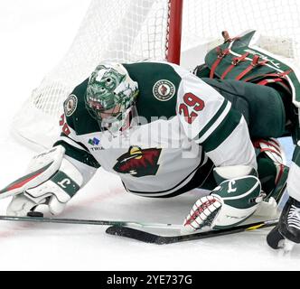 Minnesota Wild goaltender Marc-Andre Fleury (29) reaches up to make a ...
