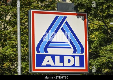 Aldi Nord, sign, advertising, logo Stock Photo - Alamy