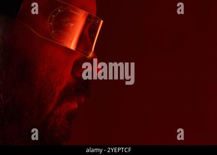 Silhouette close up portrait of a man at sunset Stock Photo - Alamy