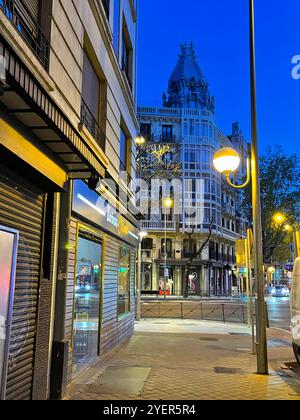 Principe de Vergara street, night view. Madrid, Spain Stock Photo - Alamy