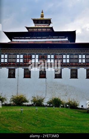 Partial view of the King's Palace also known as Dechencholing Palace ...