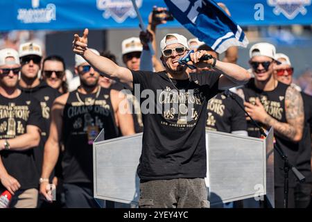 Los Angeles Dodgers outfielder Enrique Hernandez celebrates during the ...