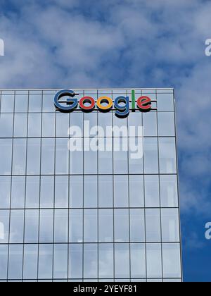 Toronto Canada / Google's new Downtown Toronto Headquarters, in King ...