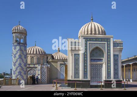 Khazret-Khyzr Mosque is a Muslim religious building in Samarkand ...