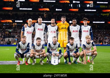 Rodrigo Bentancur of Tottenham Hotspur and Archie Gray of Tottenham ...