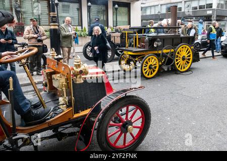 1896 Salvesen Steam car driven by Rowan Atkinson at the 2024 St James ...