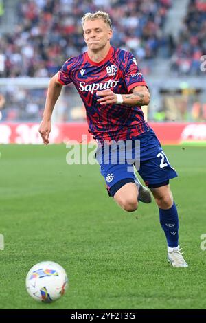 Jens Odgaard of Bologna FC in action during the Serie A football match ...