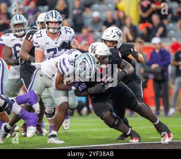 Kansas State running back DJ Giddens runs the 40-yard dash at the NFL ...