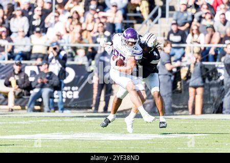 Northwestern tight end Thomas Gordon in an NCAA college football game ...