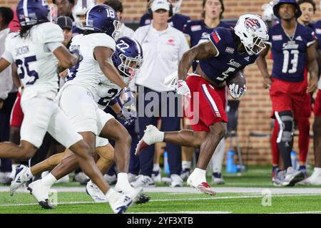 South Alabama running back Kentrel Bullock (3) scores a touchdown ...