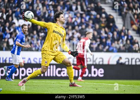 Antwerp's goalkeeper Senne Lammens is pictured during a soccer match between Royal Antwerp FC ...