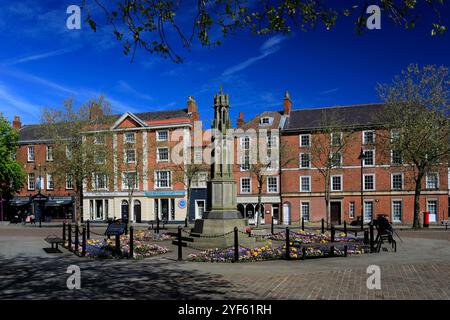 The market square and war memorial in Retford town, Bassetlaw ...