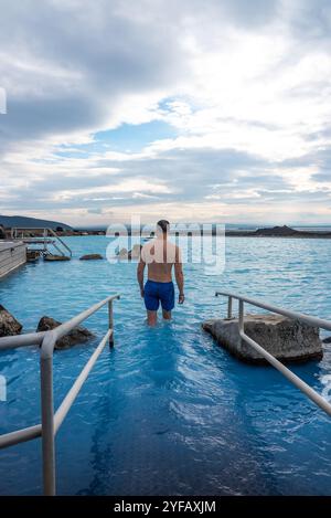 Scenic view of the Blue Lagoon geothermal hot spring in Iceland under a ...