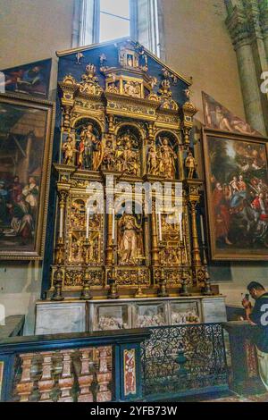 Como, Italy - September 2024: Como city historical center Stock Photo ...
