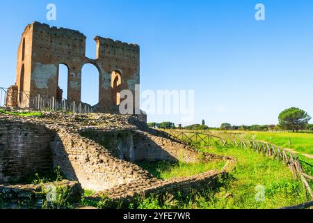 Biulding of the Calidarium thermal rooms - Villa of the Quintilii in ...