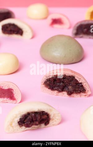 Cute bun plating with visible sediment Stock Photo - Alamy