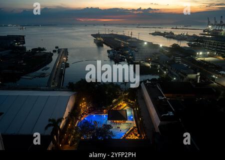 Nov 1, 2024 Beautiful Sunset at Manila Ship Port in Manila Bay, Manila ...