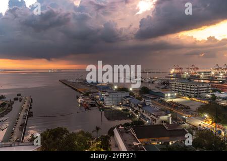 Nov 1, 2024 Beautiful Sunset at Manila Ship Port in Manila Bay, Manila ...