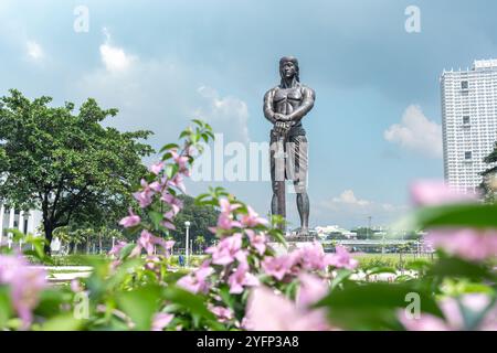 Statue of Philippine hero Lapu-Lapu in Rizal Park, Manila, Philippines ...