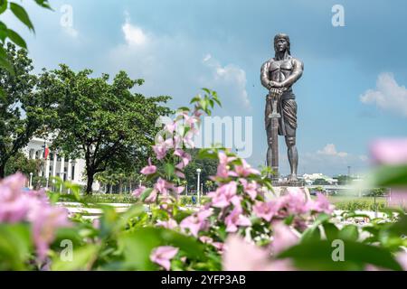 Statue of Philippine hero Lapu-Lapu in Rizal Park, Manila, Philippines ...