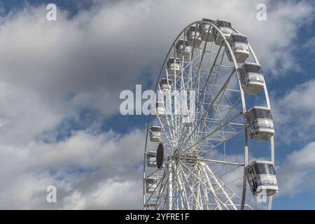 The solar-powered Ferris wheel at the Colmar Christmas market in 2022 ...