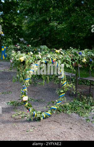 floral wreath on midsummer tree. symbol of Summer Solstice Day ...