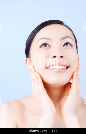 indoor studio cosmetics beauty care woman young girl 20 25 brunette ...