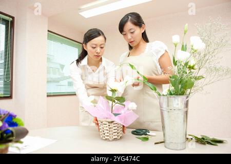 Flower Arrangement Classes Stock Photo - Alamy