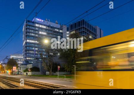 Funkhaus SWR Südwestrundfunk in der Neckarstraße Stuttgart. Stadtbahn ...