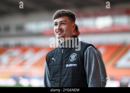 Zac Ashworth of Blackpool arrives ahead of the Sky Bet League 1 match ...