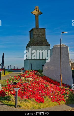Macduff Church Aberdeenshire Scotland and the Market Cross Crochet or ...